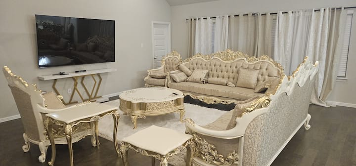 Luxury Home In Denton - Denton