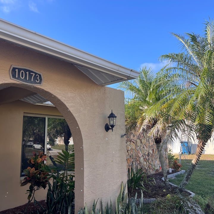 Adv. Coast | 3/2 Near Springs, Beach, Fenced - Spring Hill, FL