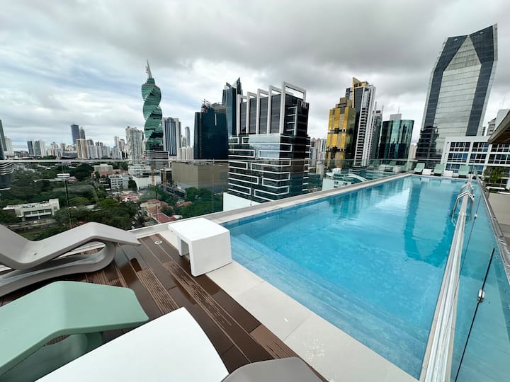 Stylish Downtown Location 1 Bed 2 Bath Free Parkng - Panama City