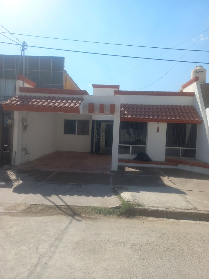 Cómoda Casa En Torreón Jardin Cerca De Clínica 71 - Torreón