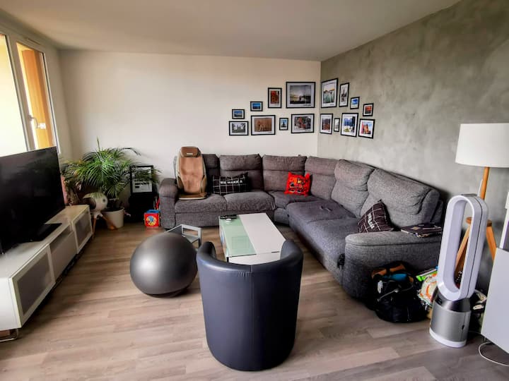 Appartement Avec Balcon Et Parking à 10mn Du Métro - Issy-les-Moulineaux