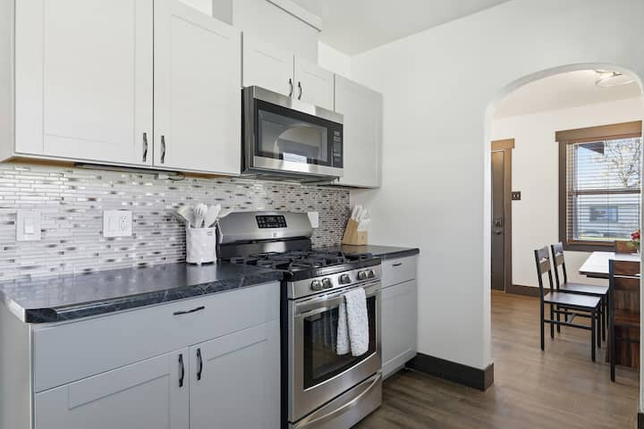 Updated & Cozy Centrally Located Wyoming Home - Wyoming