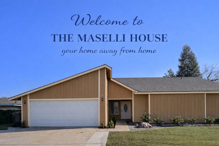 Sunny Visalia Pool Home | 3br + Bonus Sleeper - Visalia, CA