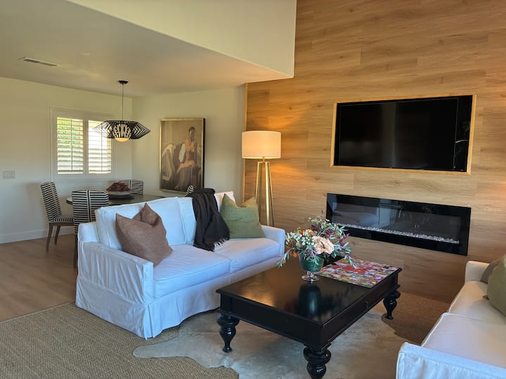 Palm Royale 1 Bedroom Condo At Tennis Gardens - La Quinta, CA