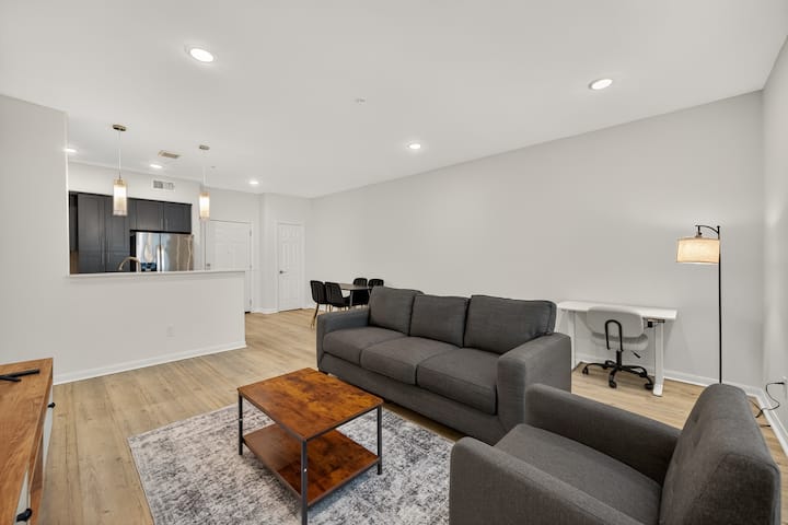 1 Bedroom 1 Bath, 2 Bed, Apt With Pool & Gym - Houston, TX