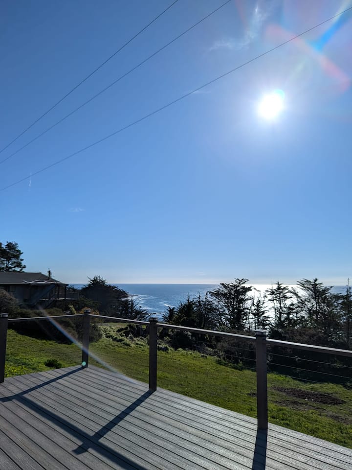 Mendocino Coast Oceanfront 5br 2ba (Tesla Charger) - Gualala, CA