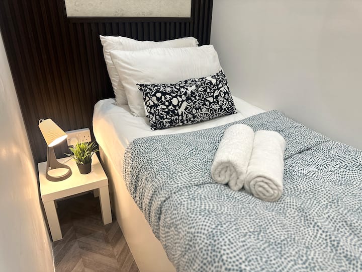 Exclusive Single Partition Room In Tecom - Dubai