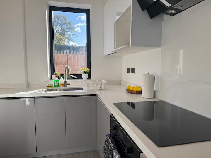 Brand New Private House In Croydon - Croydon