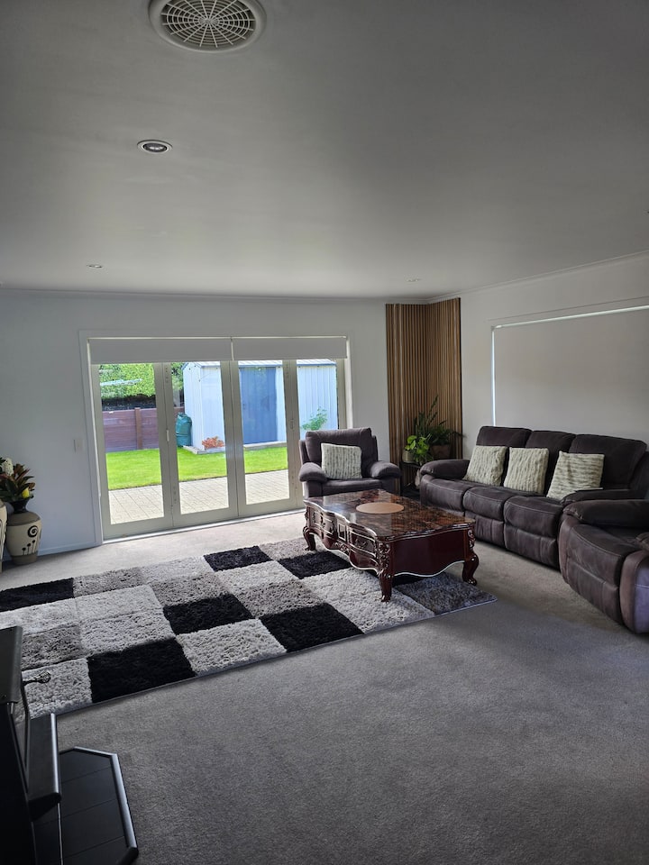 Enjoy 4br Home With Lots Of Comfort & Convenience - Taupo