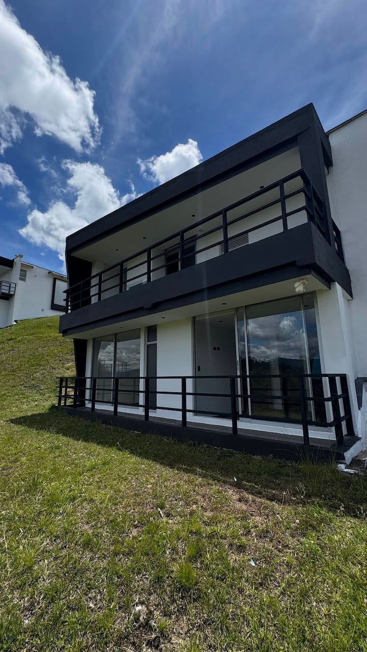 Desconéctate En El Paraíso Verde De Guatapé - Guatapé