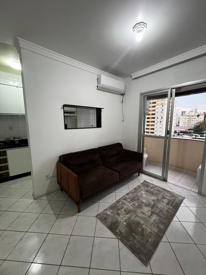 Apartamento Confortável E Bem Localizado No Centro - Criciúma