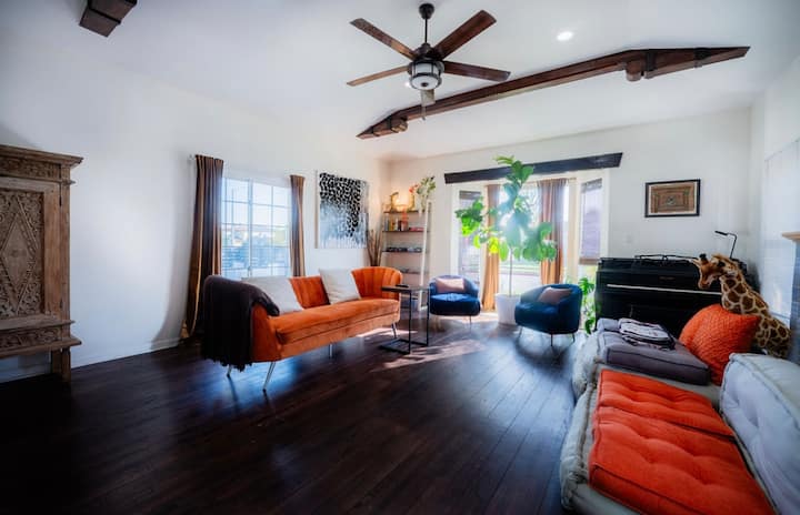 Mid-century Spanish Villa Near Sofi And Lax - Los Ángeles, CA