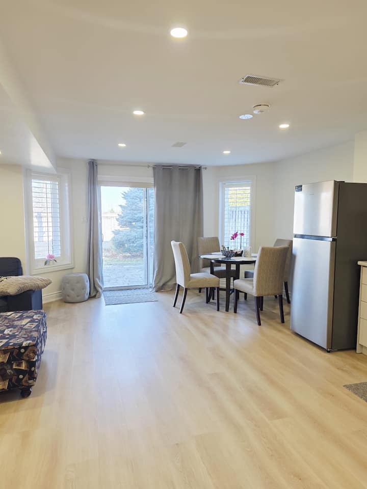 2 Bd-1 Bth, Can Sleep Up To 6, 2 Prking - Licensed - Oakville