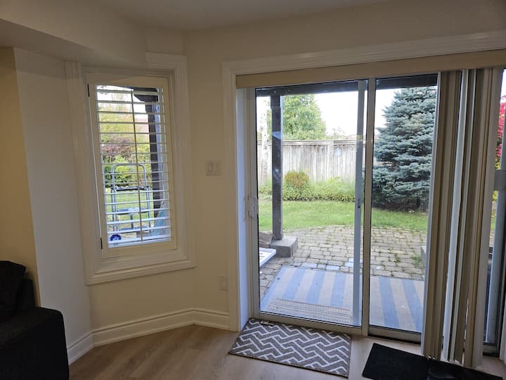 2 Beds 1 Bath - Main Floor Spacious Private Unit - Mississauga
