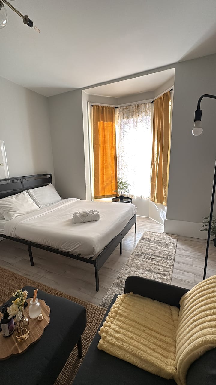 Golden Glow Studio - Halifax, NS, Canada