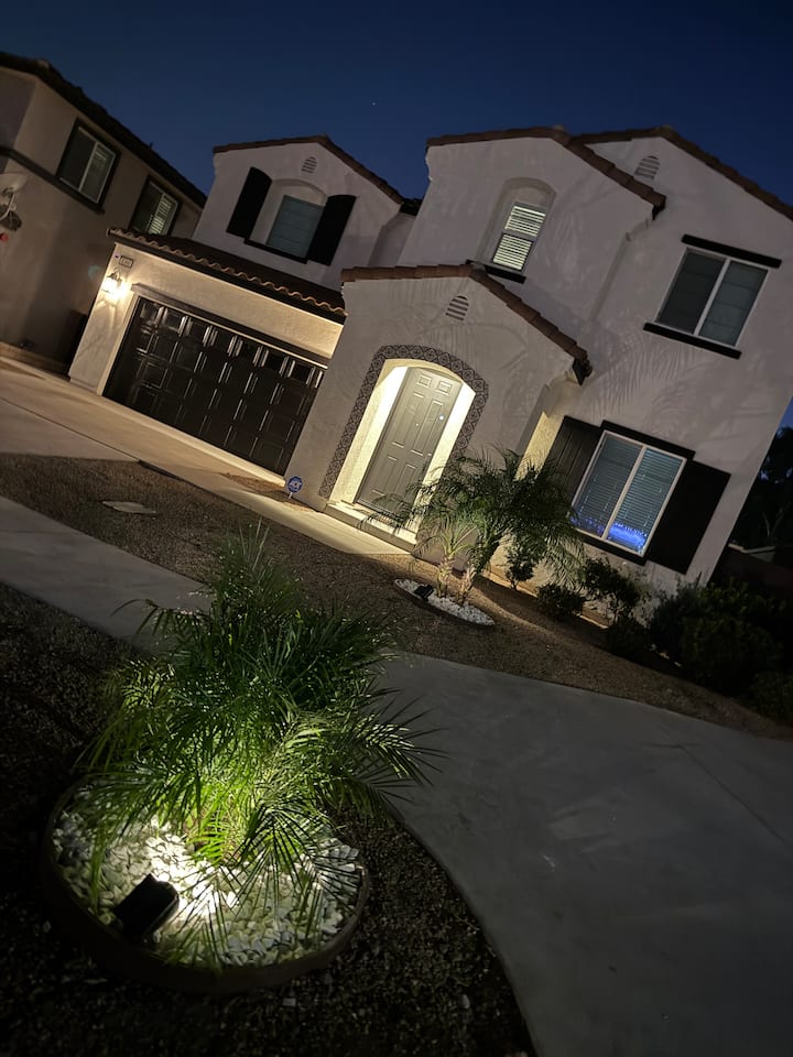 North Fontana Pool Entire Home - Fontana, CA