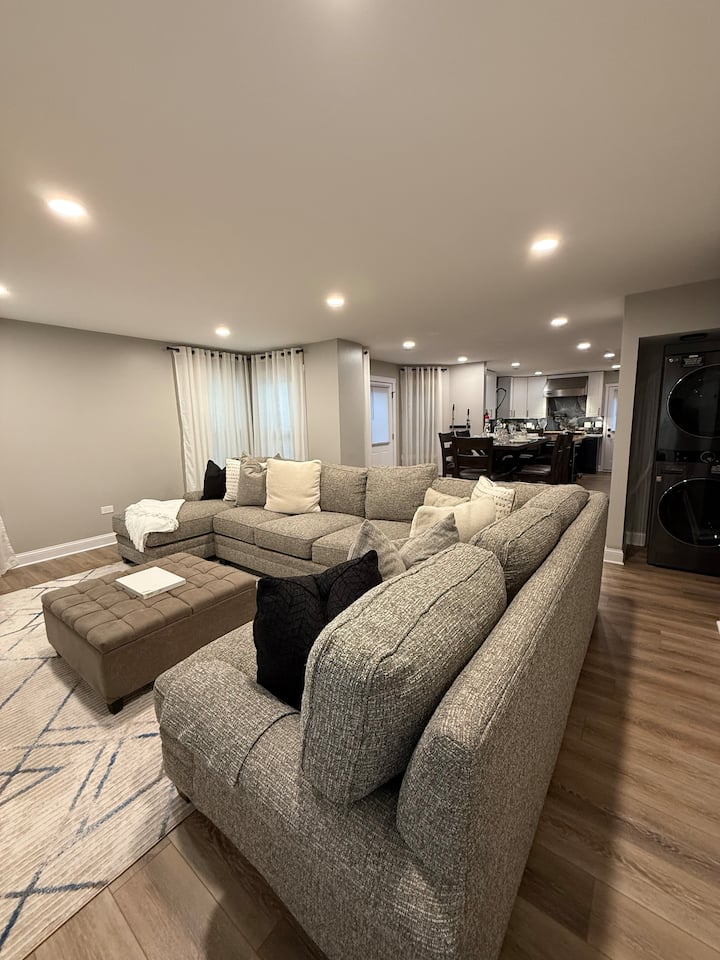 Luxe Home With Michelin Star Kitchen & King Beds - Naperville, IL