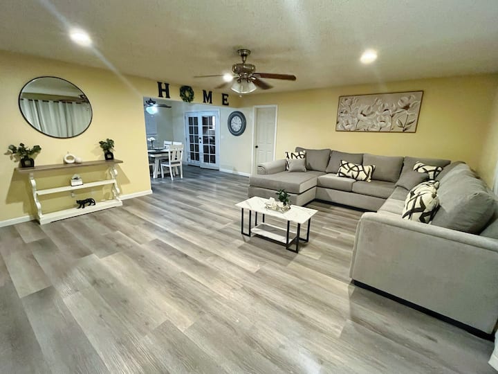 5br Home Near Downtown + Large Private Parking - 弗雷斯諾