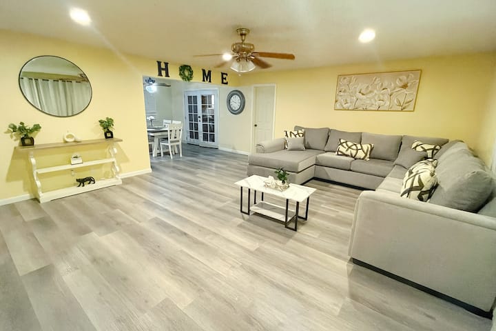 5br Home Close Nat’l Parks/downtown +Large Parking - Fresno, CA