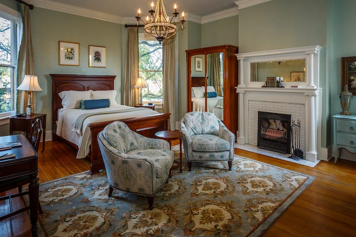 General Hunter - The Gastonian - Savannah, GA