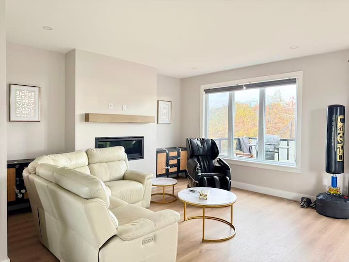 Amazing Morden 3bd House In Golf Course - Halifax