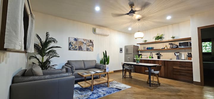 Villa Venturi Suite B, In A Tropical Beach Forest - West Bay