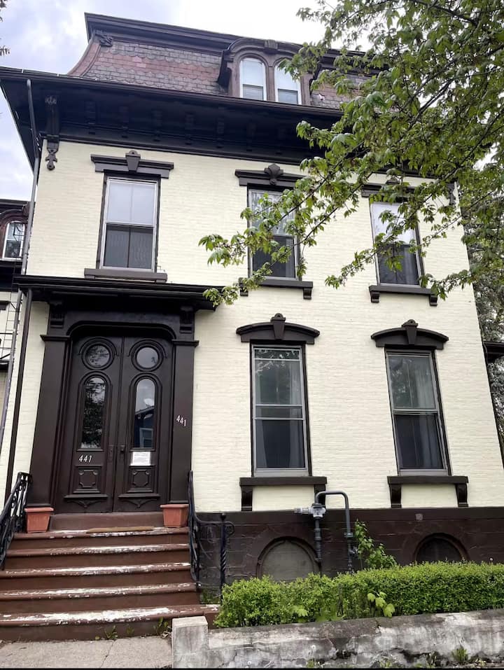 Charming North Troy Apartments By The River - Troy, NY