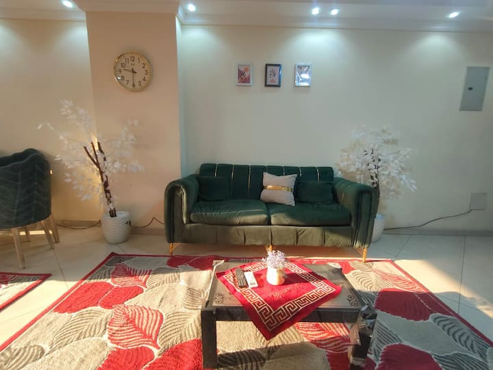 Beautiful Apartment Directly On The Nile, 3 Rooms - Kairo