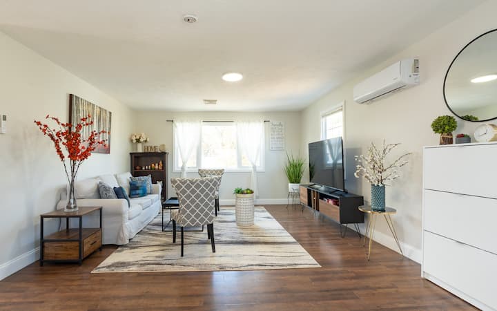 12b_cozy 3br Apartment With Koi Pond In Worcester - Worcester, MA