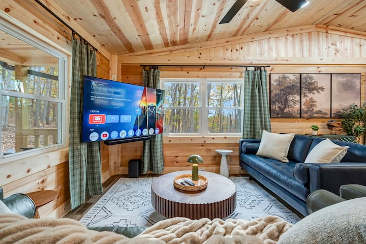 Modern Log Cabin | Hot Tub, Cold Plunge, Game Room - Shenandoah, VA