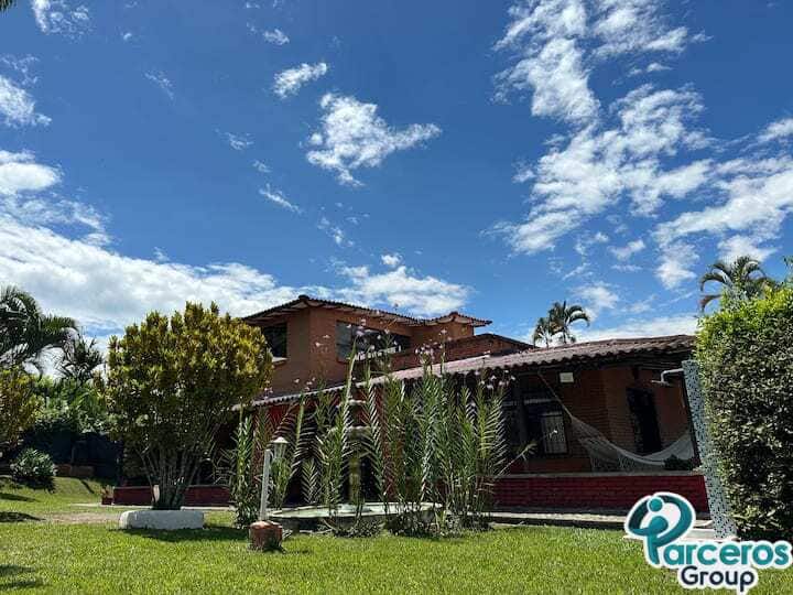 Parceros Group - Finca Vacacional En Cerritos - La Virginia