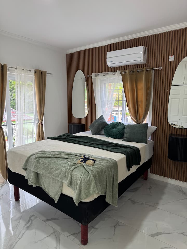 The Emerald Slumber Studio W/pool & City Views - Jamaïque