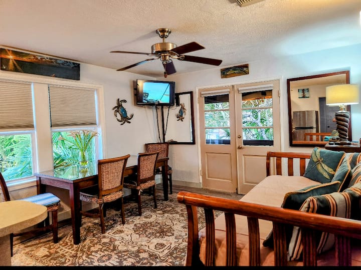 Key West Condo 2nd Floor 2bdr Beach, Pool, Balcony - Key West, FL