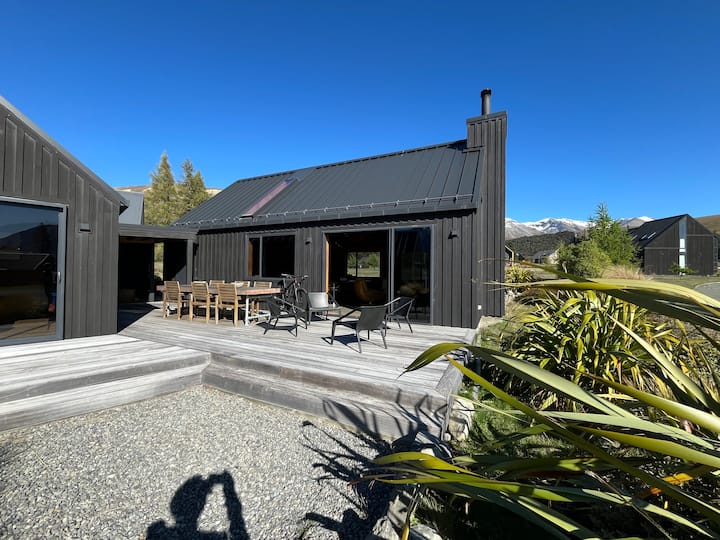 The Crows Head Sheds - Castle Hill