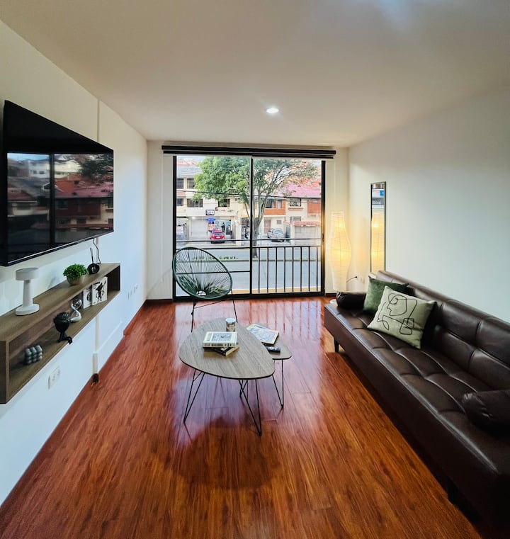 Departamento Acogedor. ¡Ubicación Ideal! - Cuenca