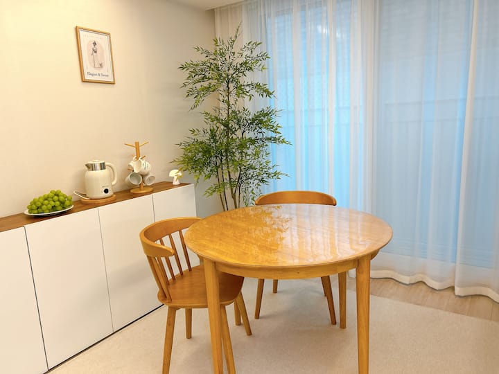 Gimpo Airport/ Songjeong Station (Line 5) - Bucheon-si