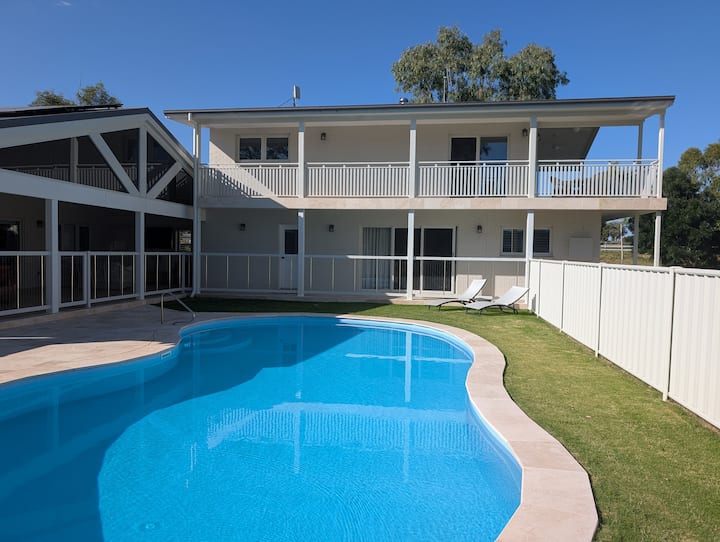 New Ground Floor Luxury Guest House - Tamworth