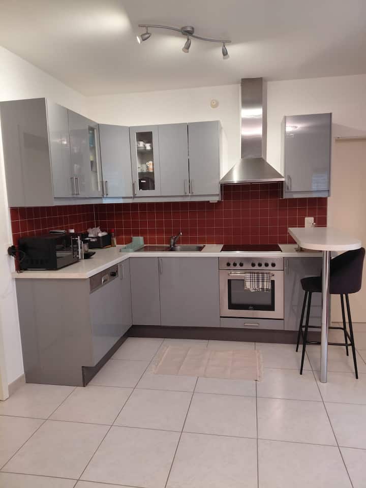 2 Zimmer Wohnung In Zürich City Wiedikon - Zürich