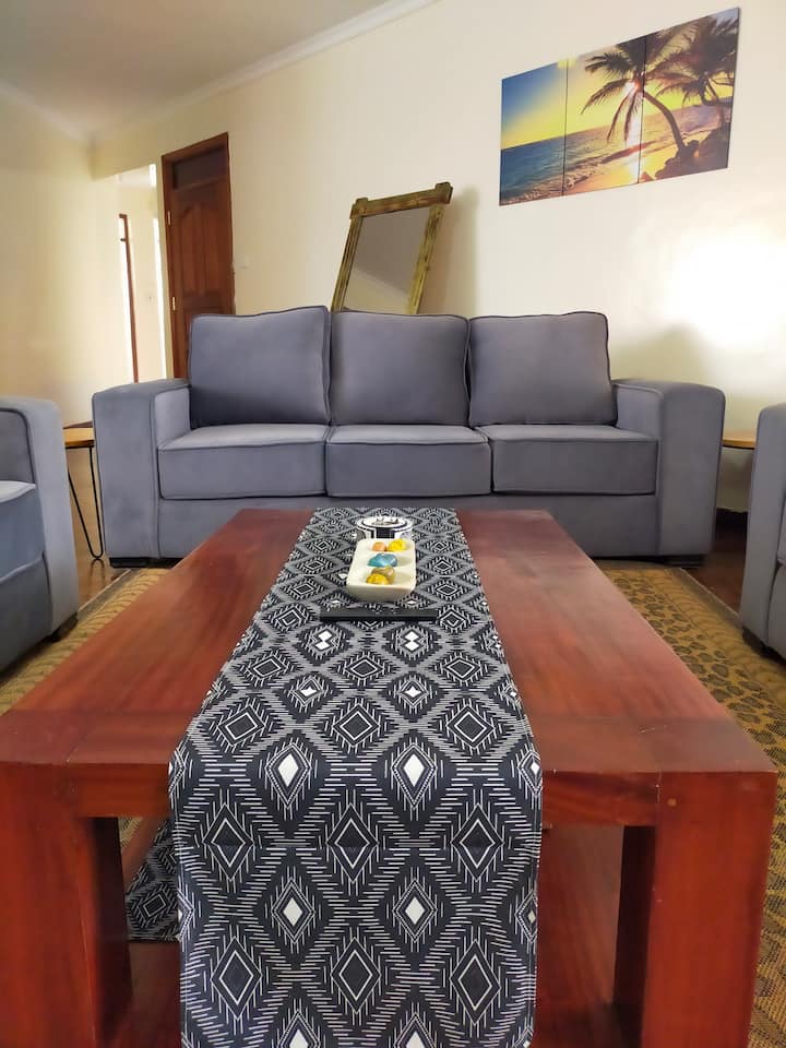 4 Bedroom/5 Bed+mattress+babycrib/3 Bath/11 Guests - Kenya