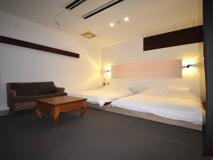 Huntelia Matsuyamaで贅沢ステイ｜ダブルベッド2台・4名ok・電停徒歩5分 - Matsuyama