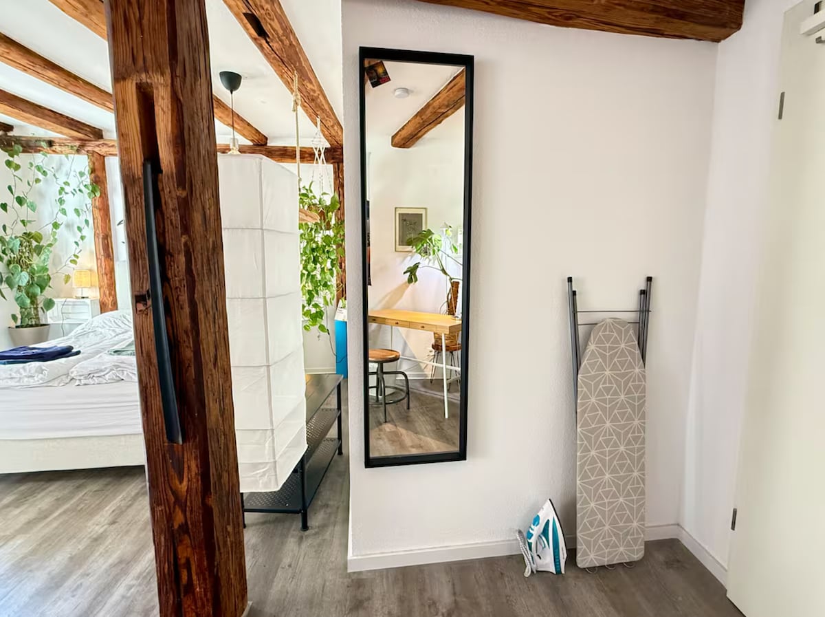 Centrally located in the old town | Sleeps 2 | Netflix included - Guest ...