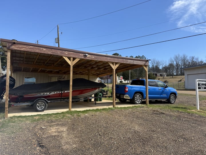Persimmon Grove Apartment B. - Hugh White State Park, Grenada