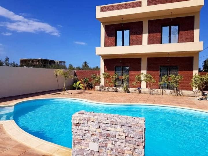 4 Appartements Dans Un Immeuble Avec Piscine. - Sousse