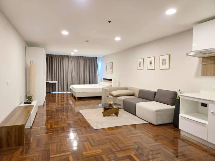 Spacious Rama 3 Condo | Pool, Gym, Near Sathorn - Bangkok