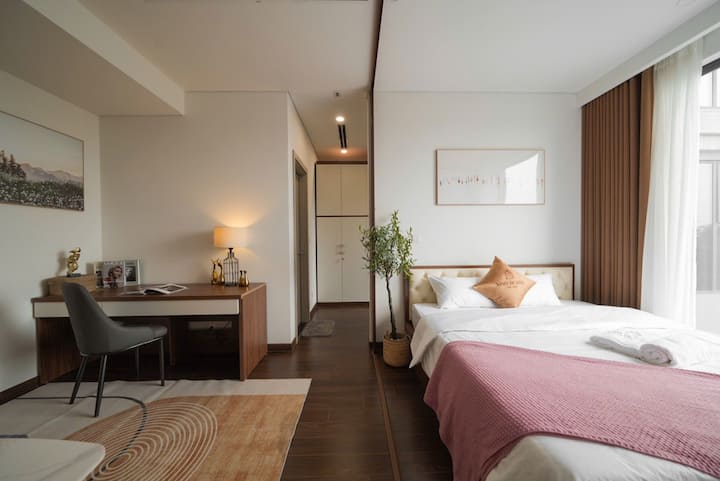 1br | Projector, Pool & Gym | Clean & Cozy Stay - China