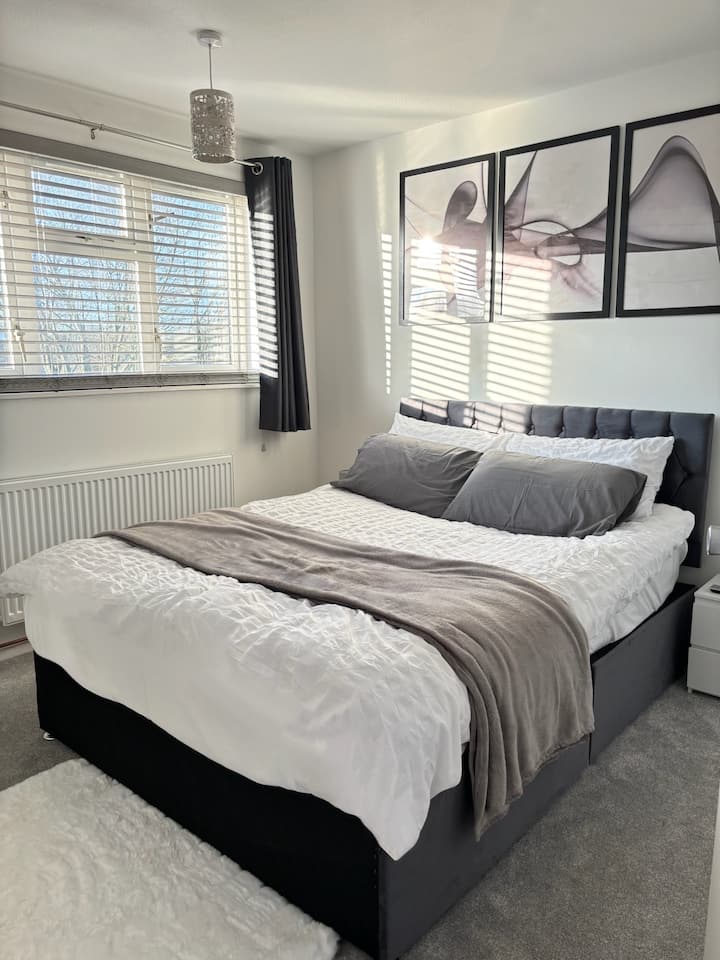 Clean, Comfy, Affordable Short Stays - Stevenage