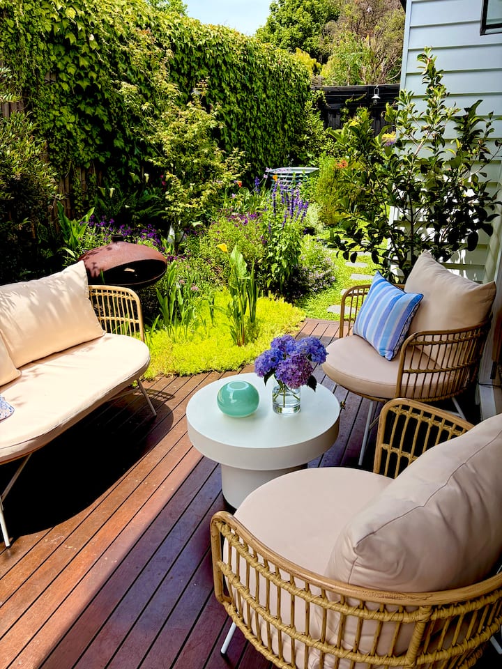 The Small House - Mid Century Gem In Healesville - Healesville