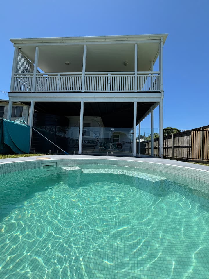 3-5 Bedroom Parkside Haven W Heated Mag Plunge - Brisbane