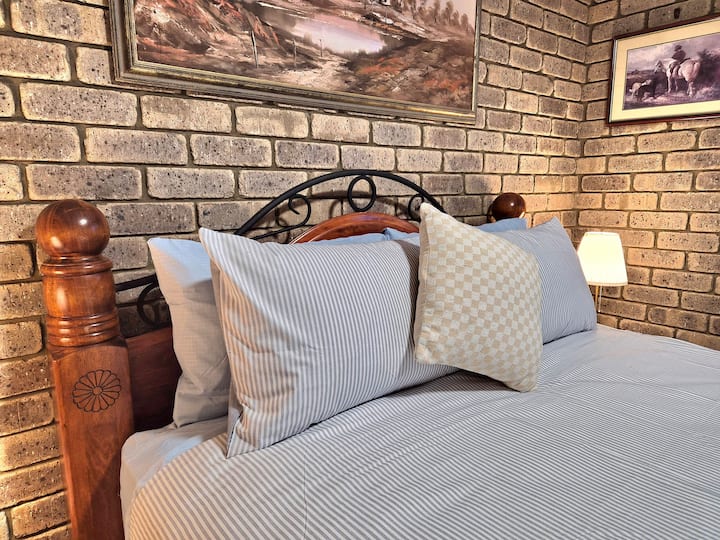 Well-appointed Stay With Secure Parking - Geraldton