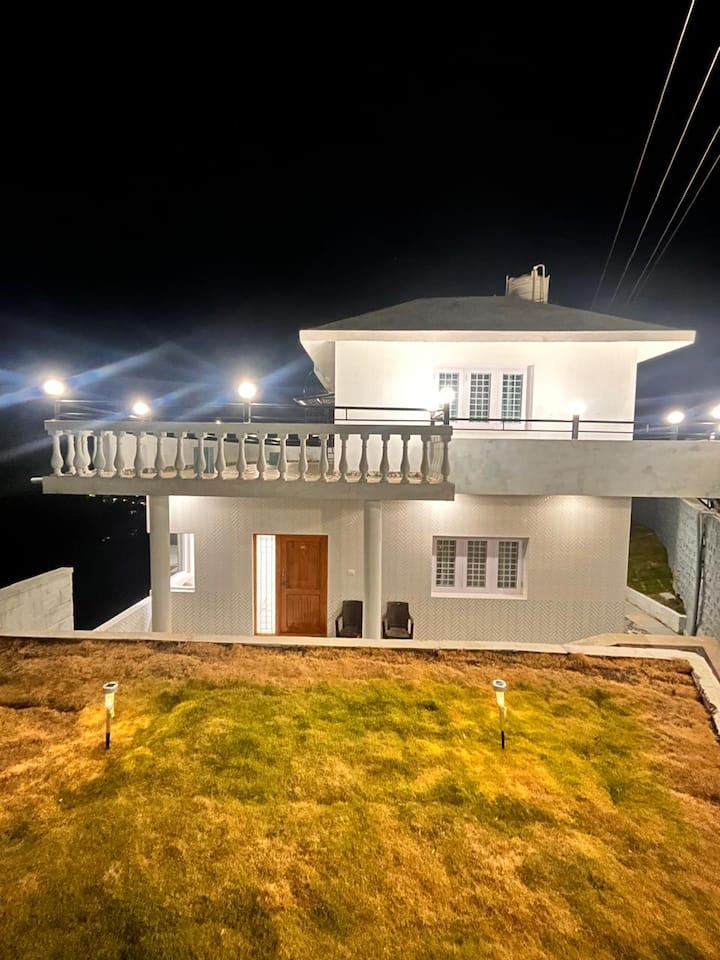 Tavish Village View – 15 Pax, 4 Rooms, 4 Baths. - Kotagiri